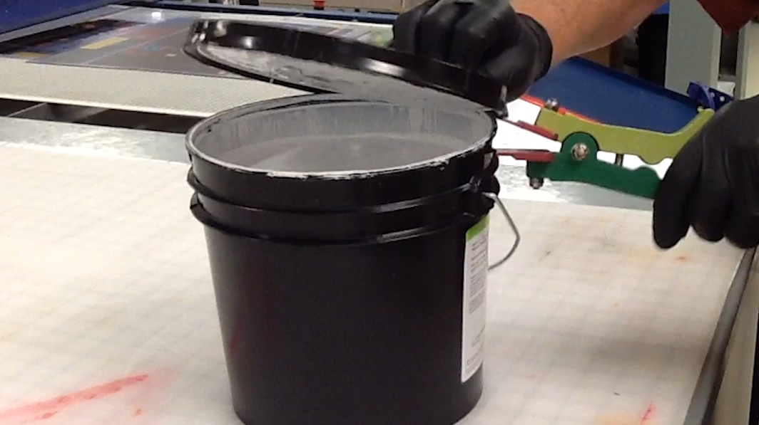 D2 Bucket Lid Remover Demo